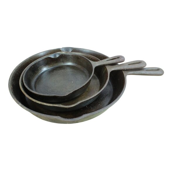 Unbranded | Kitchen | Vintage Cast Iron Skillets Frying Pans Taiwan ...
